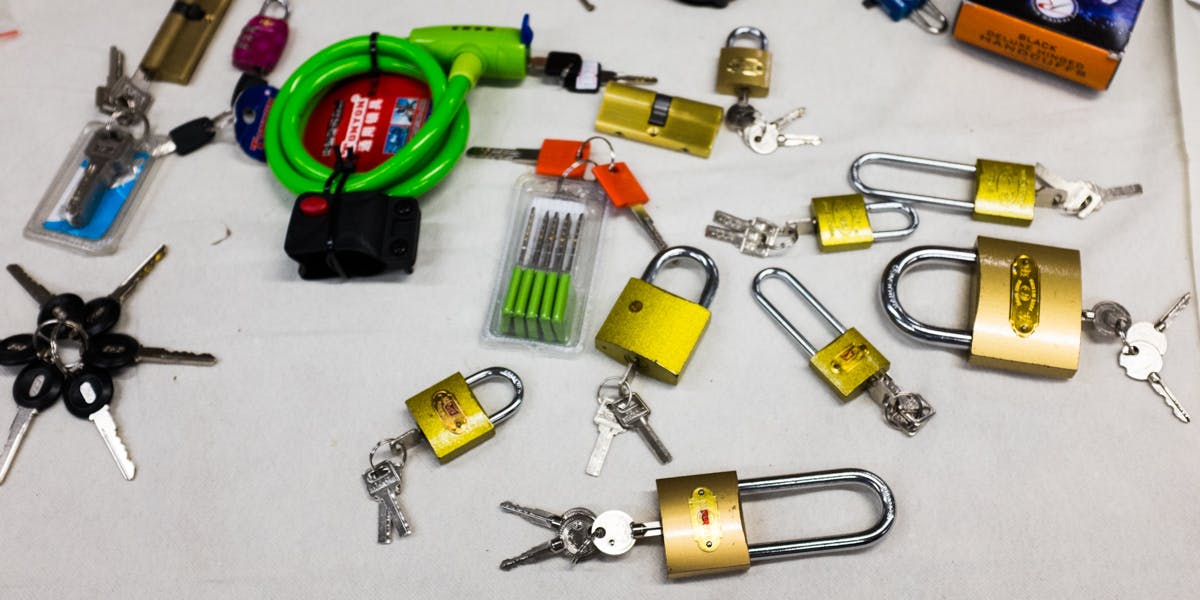 Why Computer Hackers Love Picking Locks | Inverse