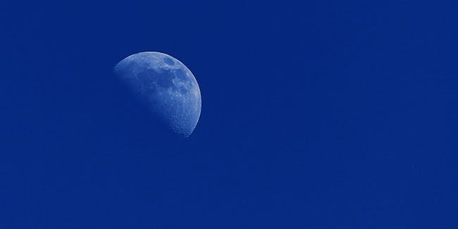 Blue Moon Tonight: Astronomers Say This is the Perfect Time to Look Up ...