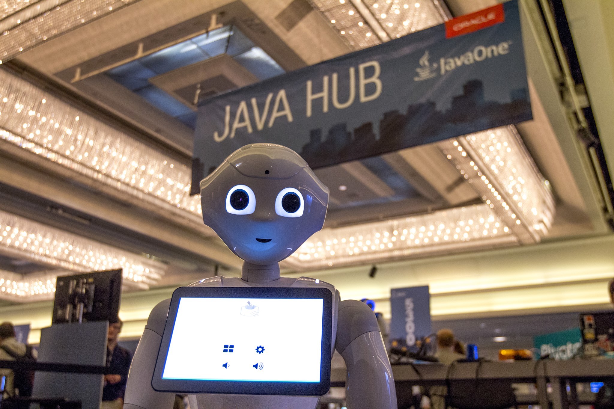 Pepper the Robot's Retail Strategy in America is to “Create Experiences ...