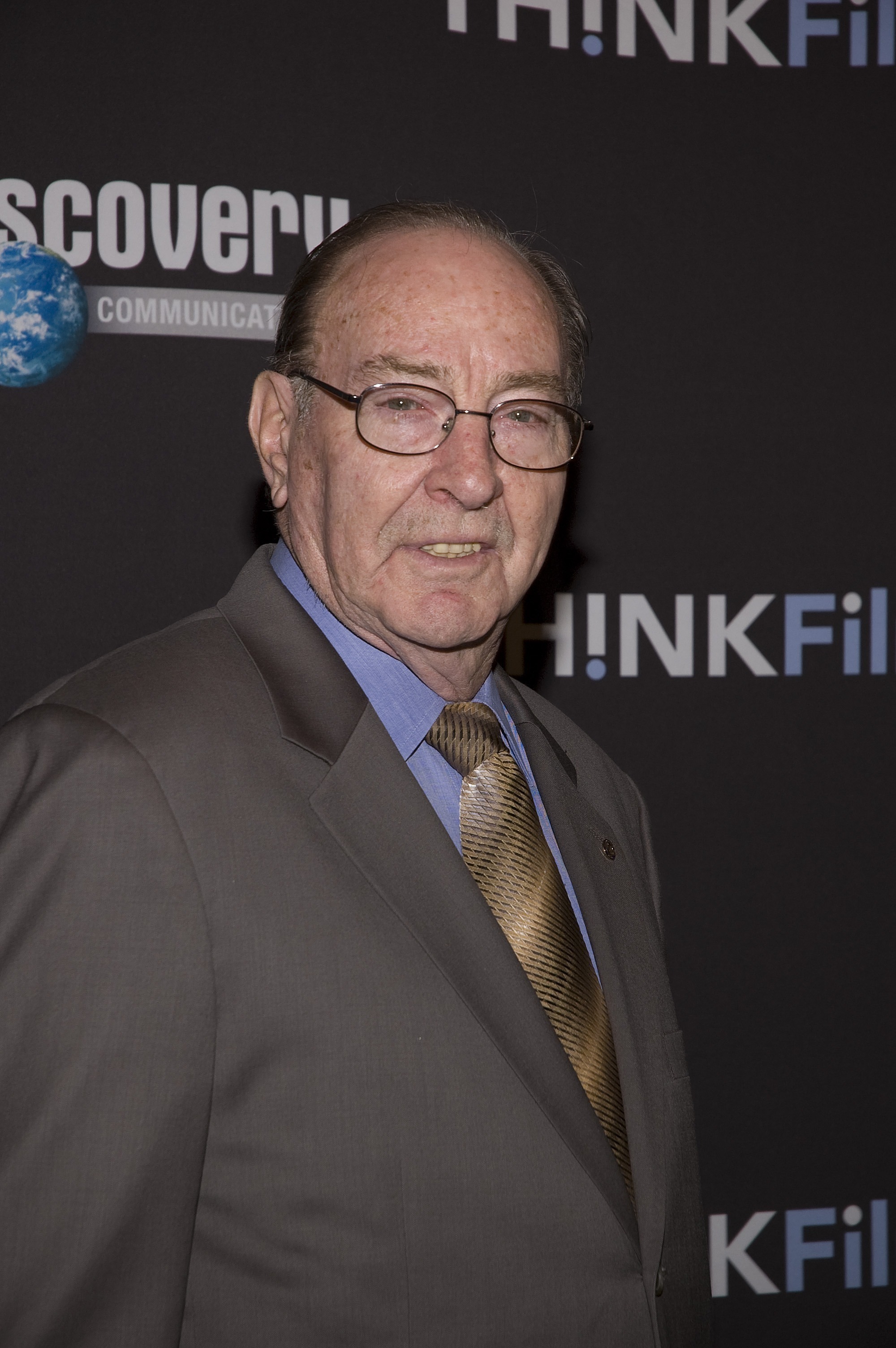 Scientists Find that 'Hot Jupiter' Has a 2,000-Degree Surface | Inverse