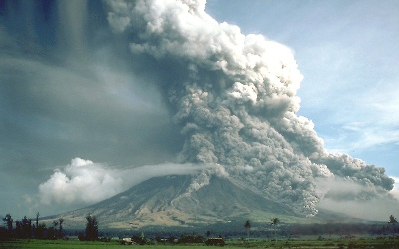 Mount Mayon Volcano in the Philippines to Erupt Any Day Now | Inverse