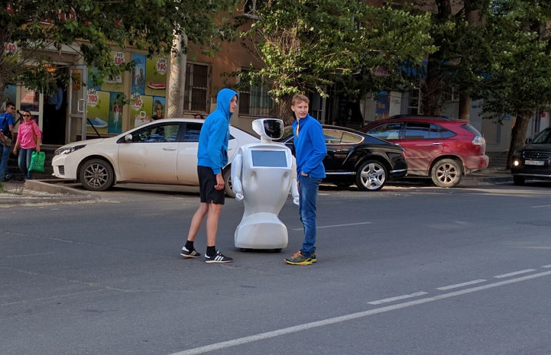 This Robot Got Fed Up With Its Job and Ran Into Traffic, Sort Of | Inverse