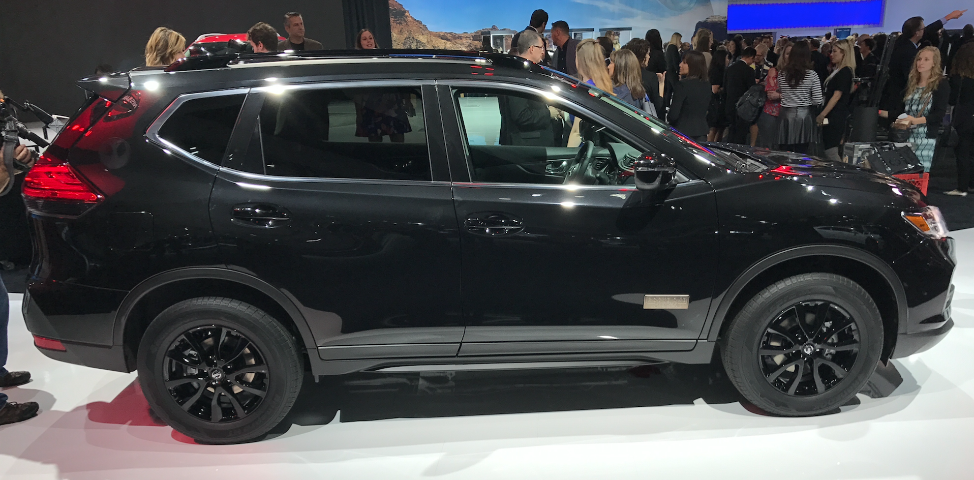 Nissan Debuts Its 'Star Wars: Rogue One' Car at LA Auto Show | Inverse