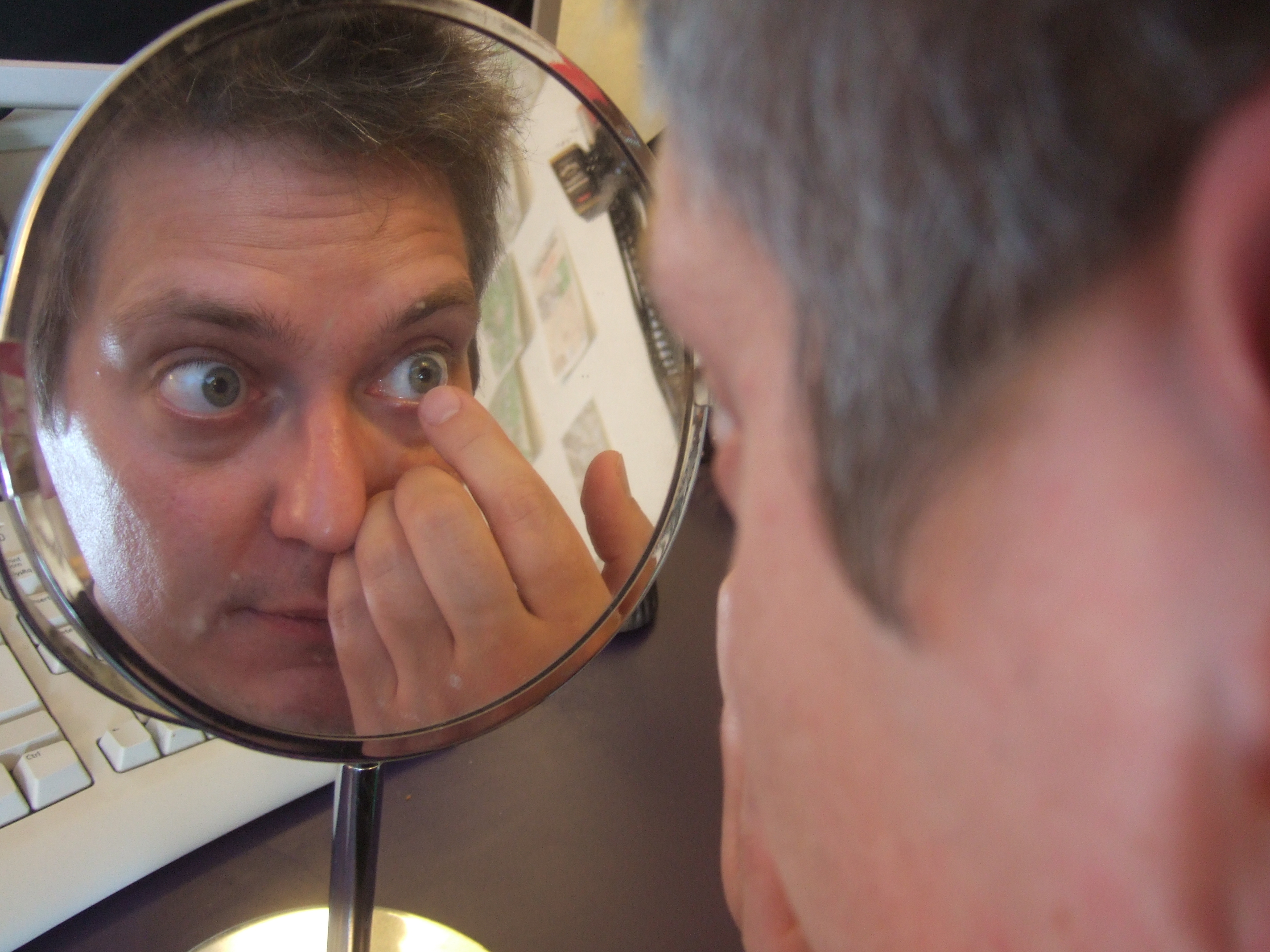 Scientists Find Contact-Lens Wearers Have Eye Goo That's More Like Skin ...