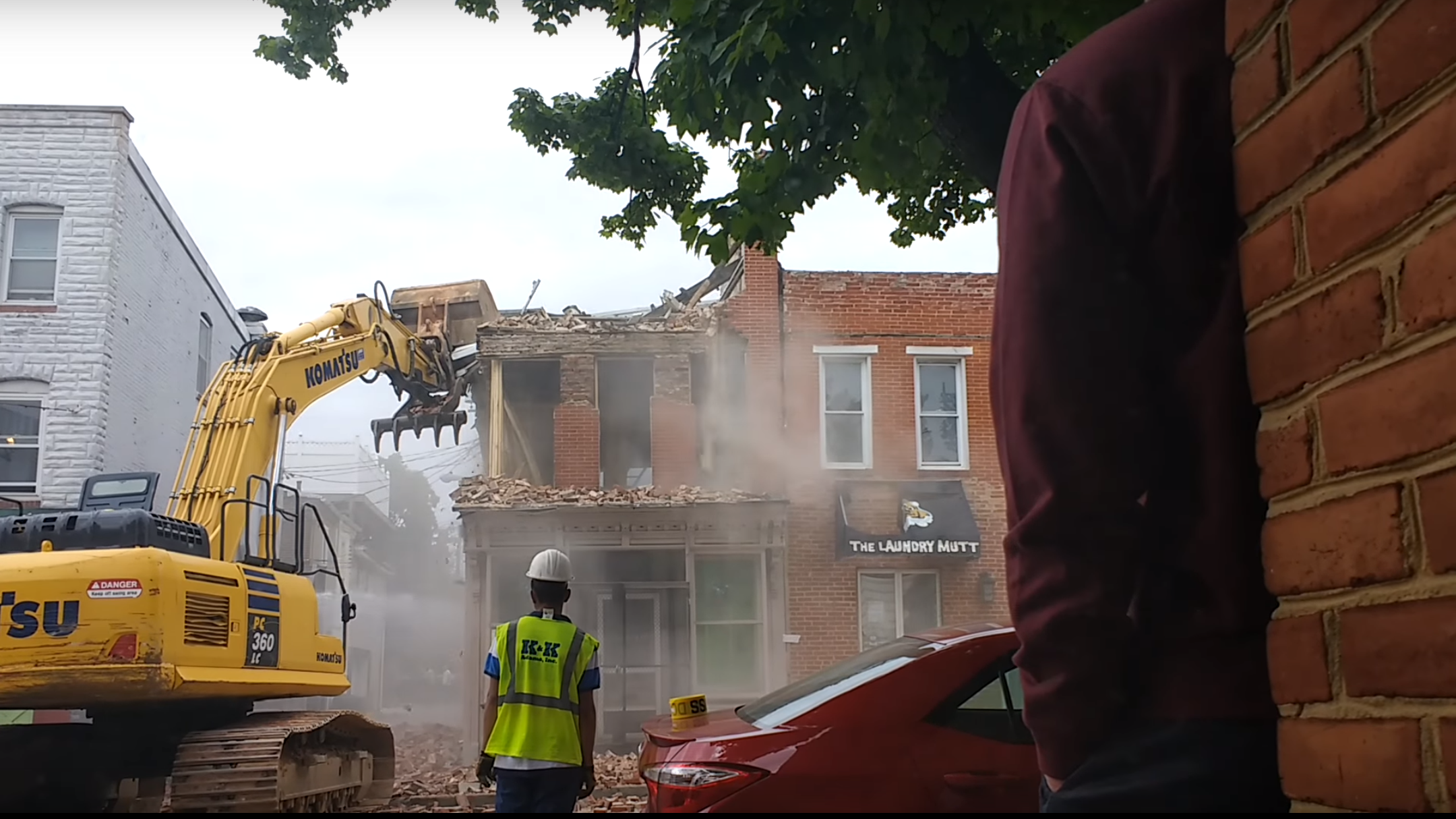 Watch a Baltimore Building Demolition Go Horribly Wrong | Inverse