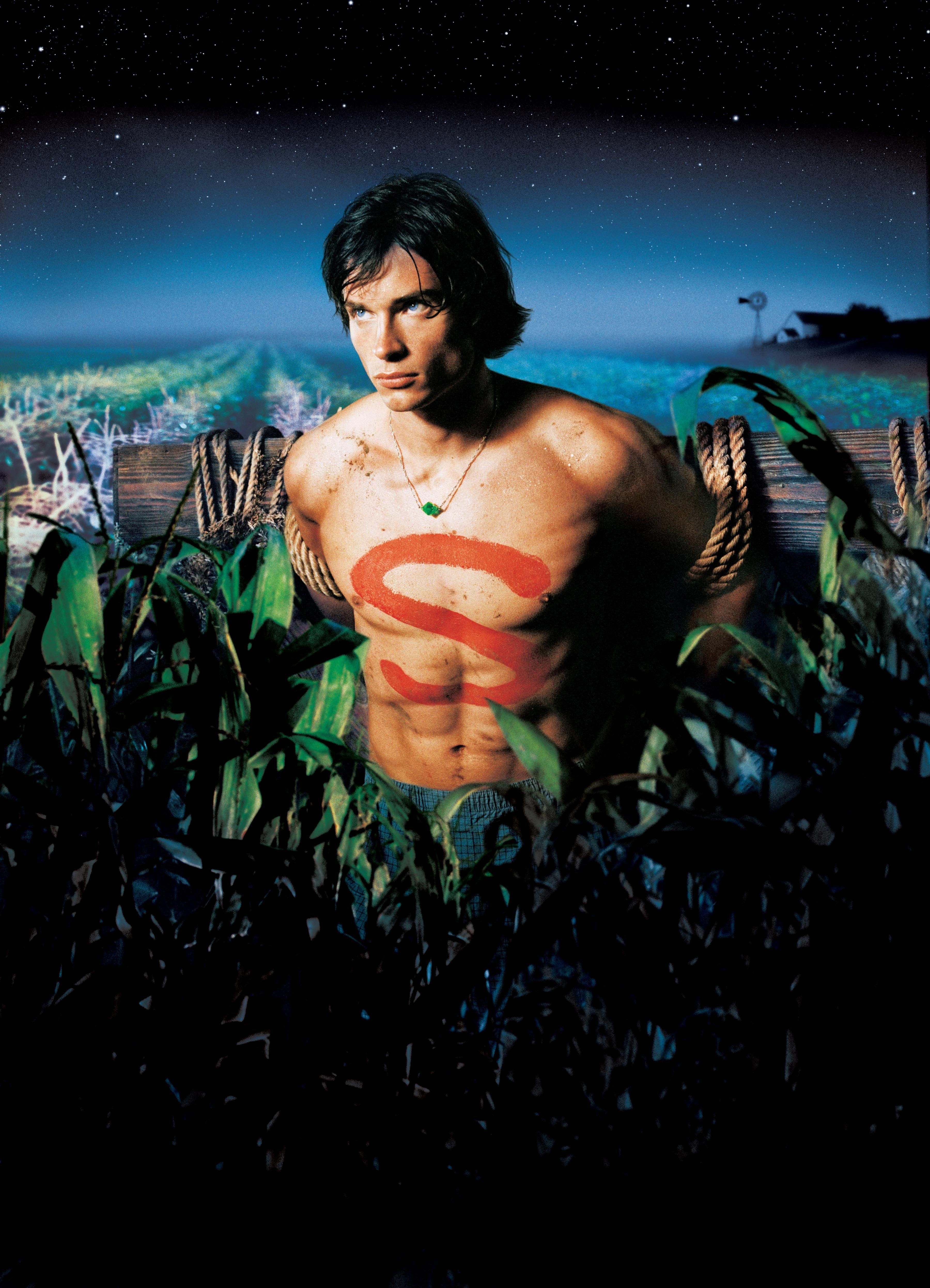 "Crisis on Infinite Earths" CW: Tom Welling 'Smallville' Superman to ...
