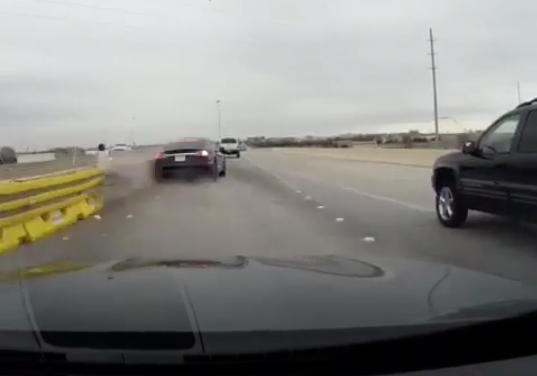 Dashcam Footage of Tesla Crash Shows Why Autopilot Needs a Driver | Inverse