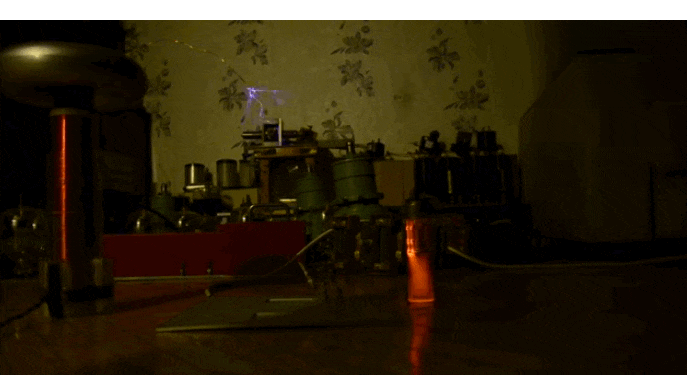 Watch This DIY Pyrotechnician Turn His Electric Guitar Into a Lightning ...
