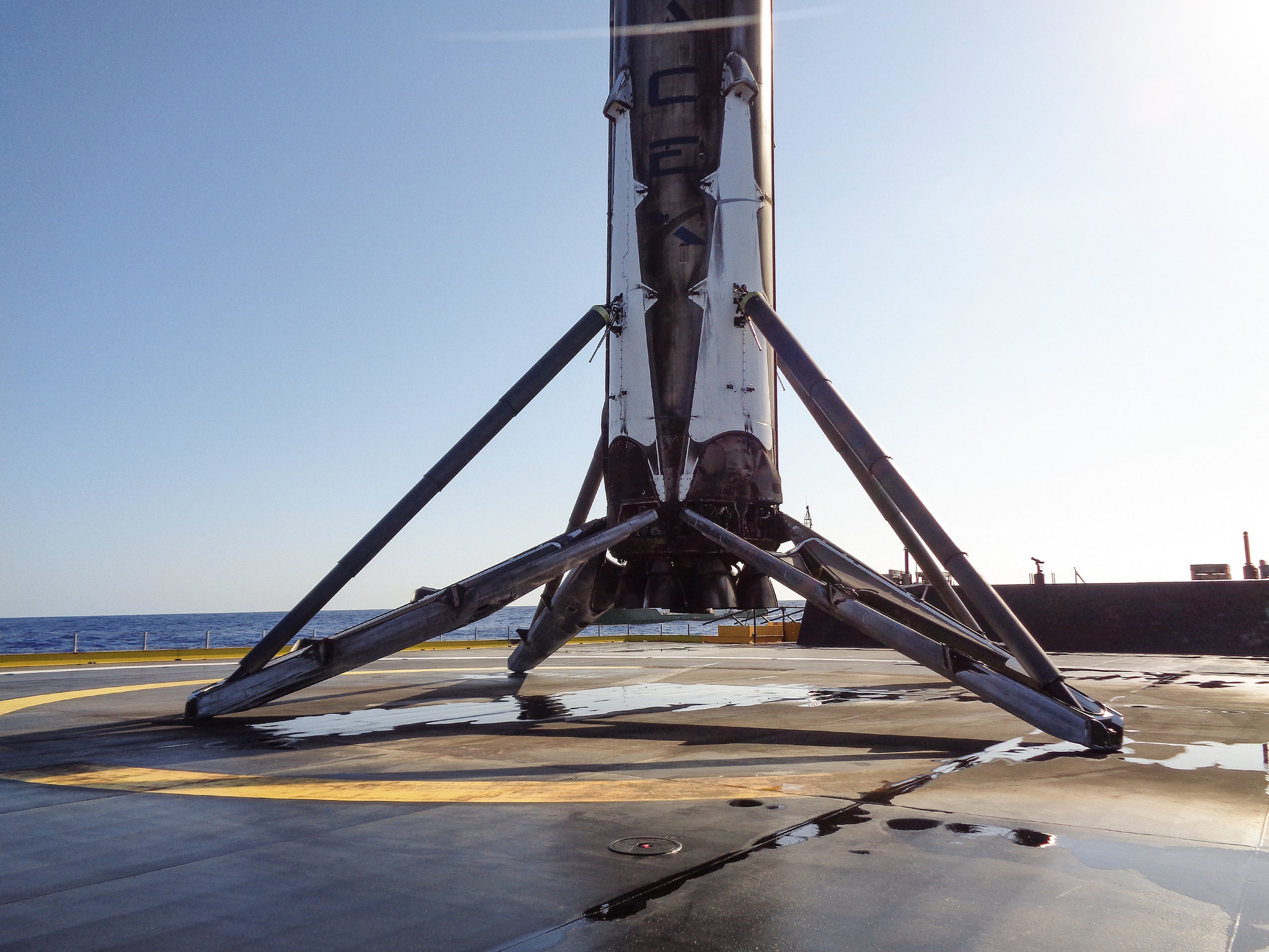 Watch Last Week's SpaceX Falcon 9 Landing From 3 Different Angles | Inverse
