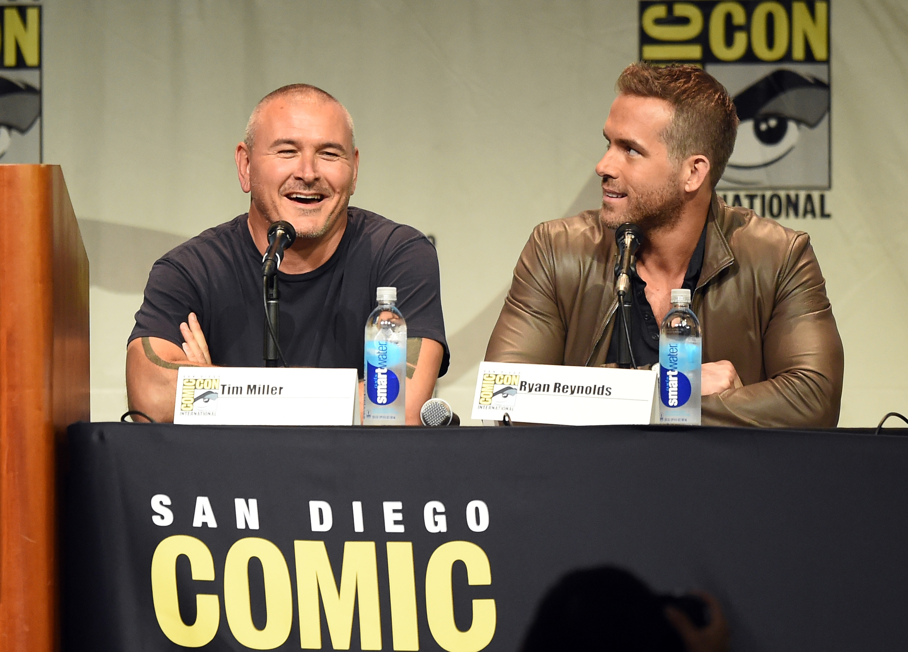 'Deadpool' Director Tim Miller Hints That It’s the Anti-Marvel Movie ...